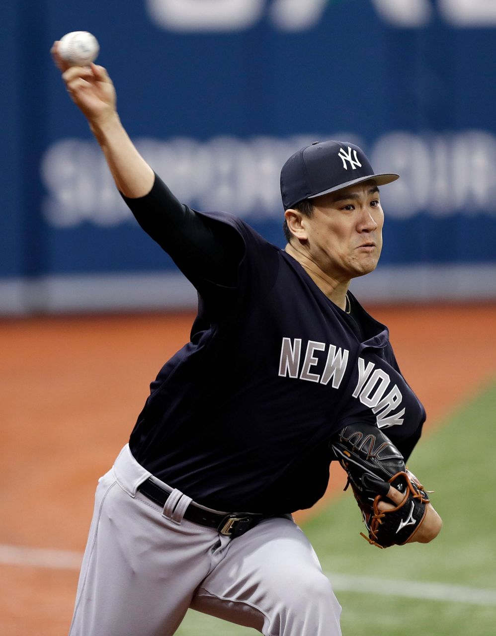 Yankees' Tanaka throws 26 pitches in 1st bullpen session
