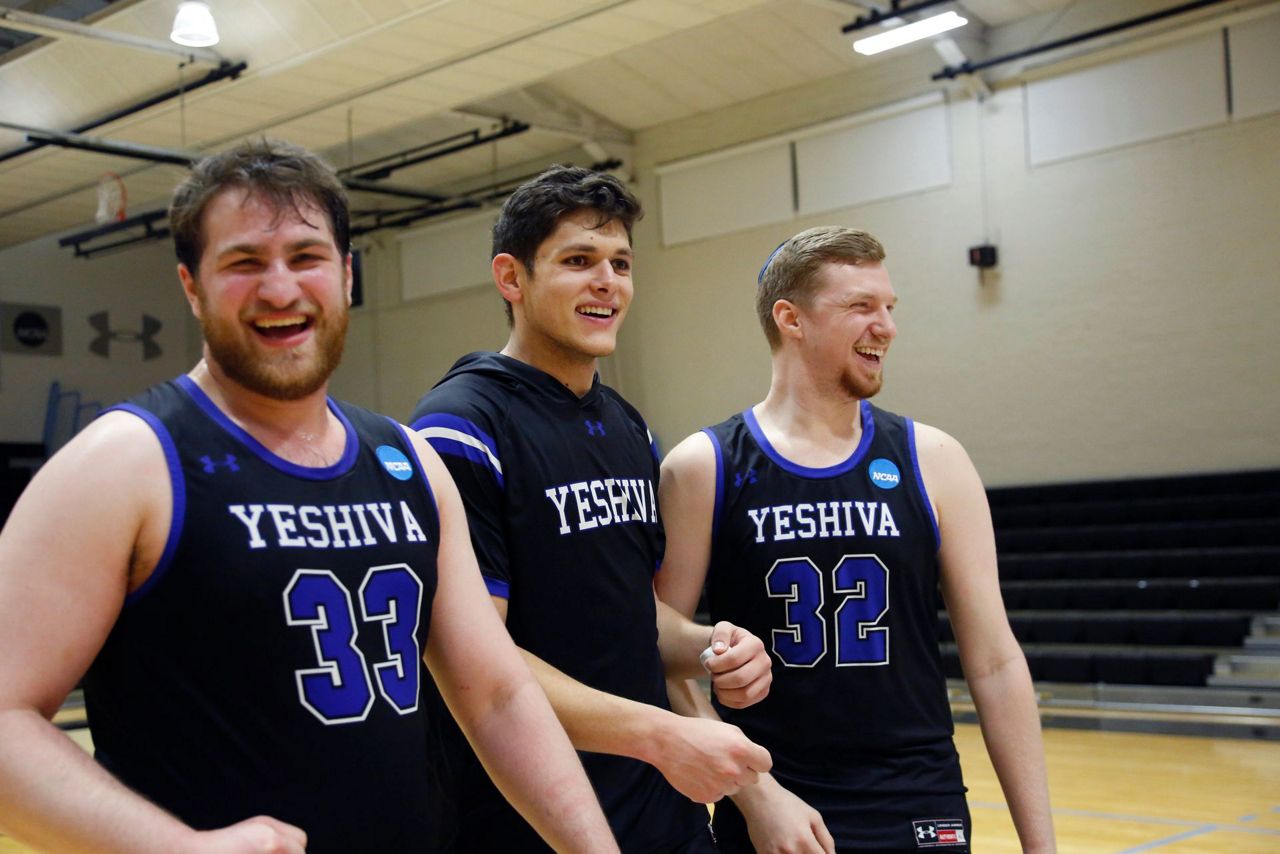 Yeshiva basketball team reaches first Sweet 16