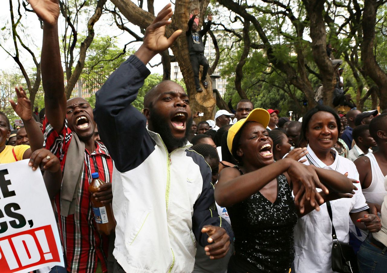 Zimbabweans protest 'cocktail of lies' amid economic decline