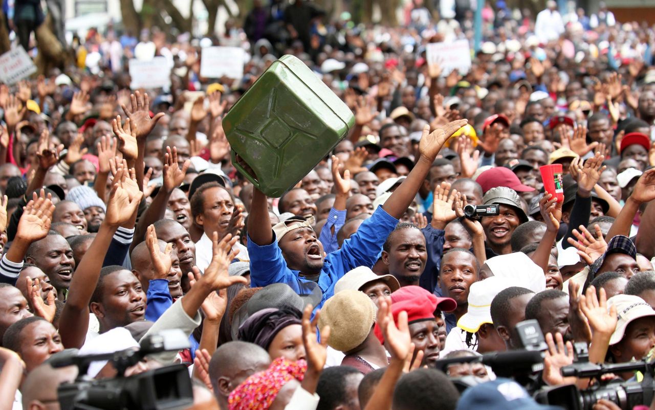 Zimbabweans protest 'cocktail of lies' amid economic decline