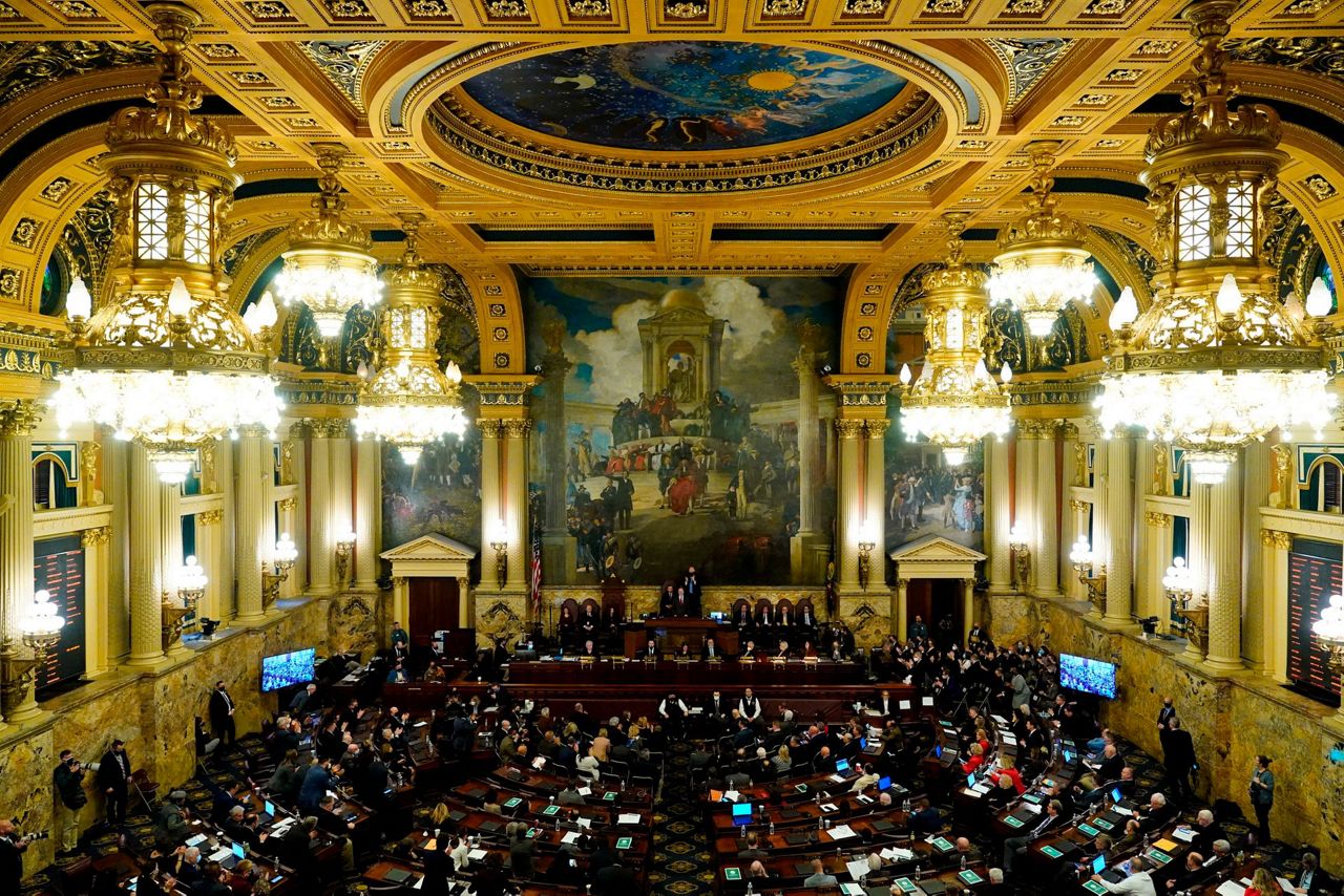 Exodus of incumbents brings change to state legislatures