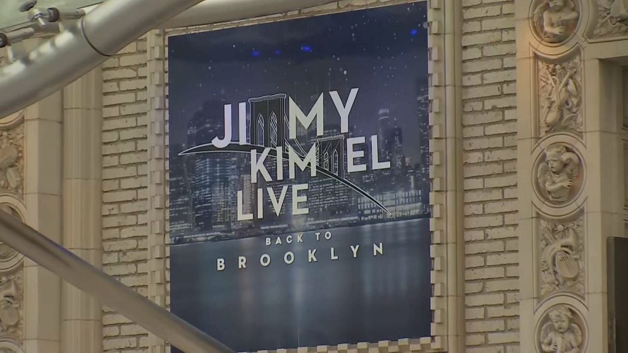 Kimmel's return to Brooklyn draws long lines