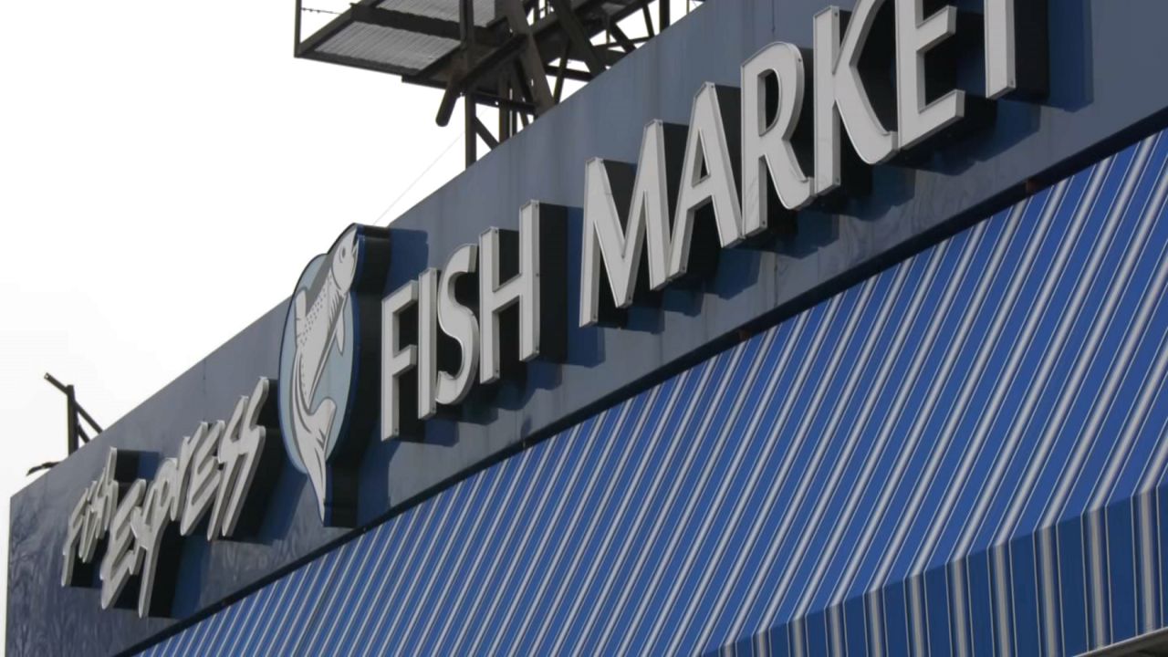 Man killed after allegedly trying to steal from fish market