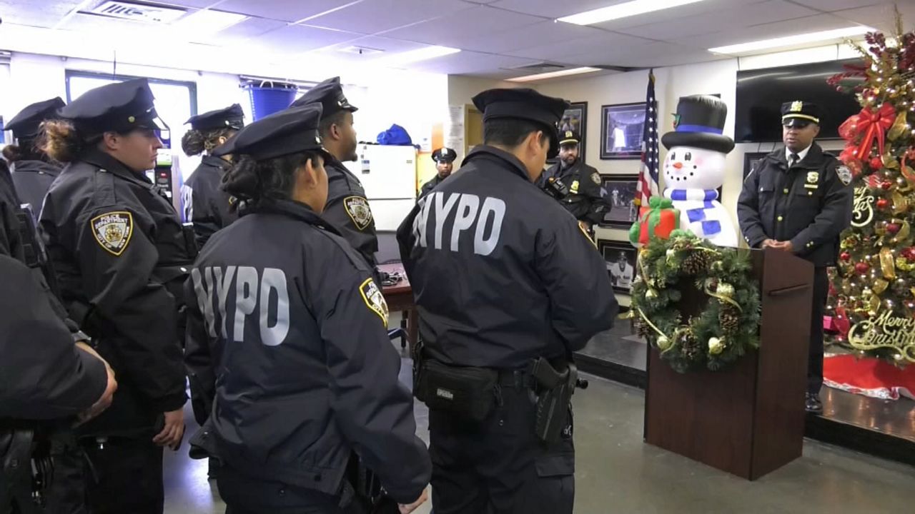 NYPD patrols shopping areas to crack down on pickpockets