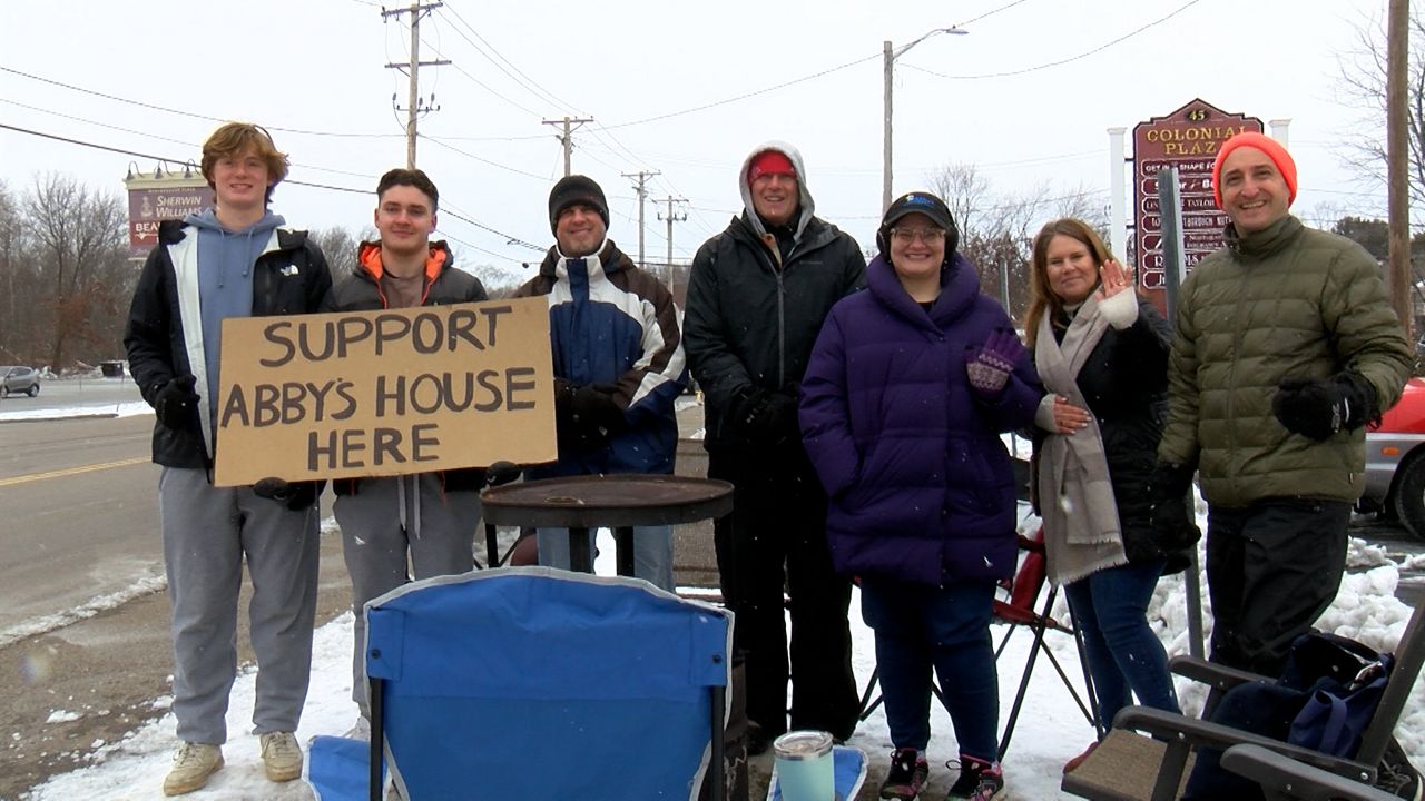 Abby's House, volunteers spend 'A Night in the Cold'