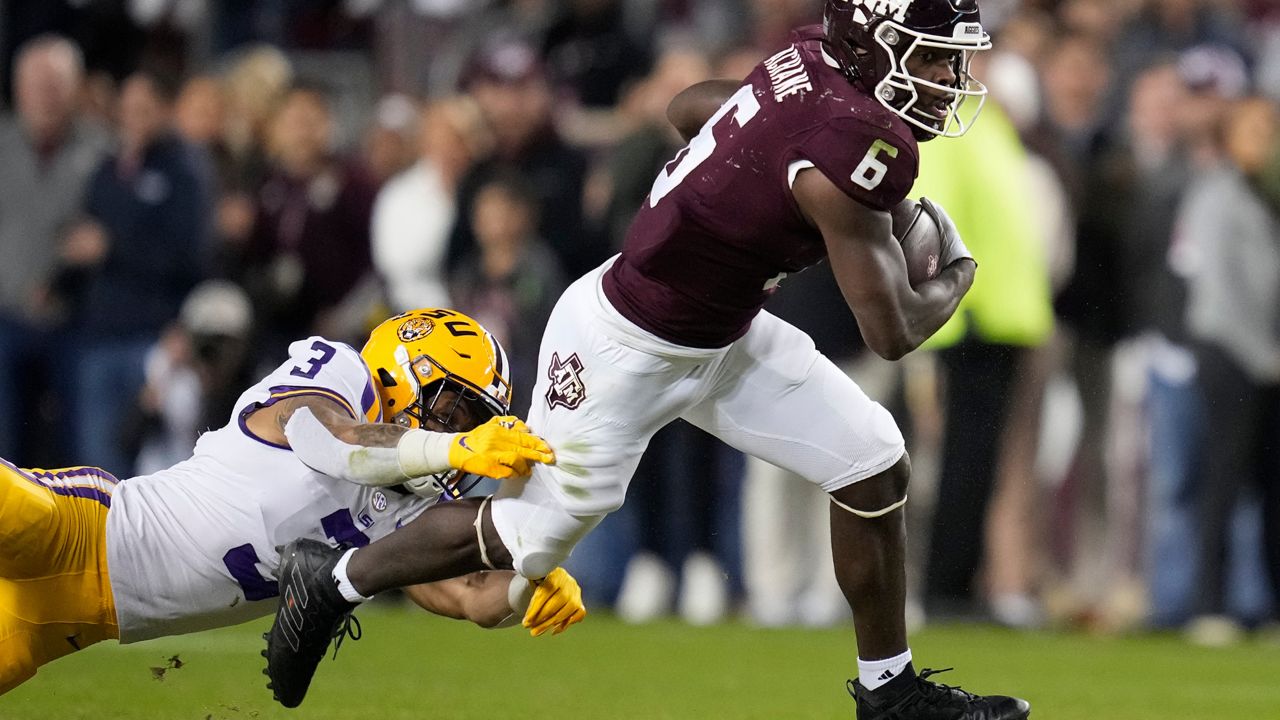 Achane runs for 215 yards, Texas A&M stuns No. 6 LSU 38-23
