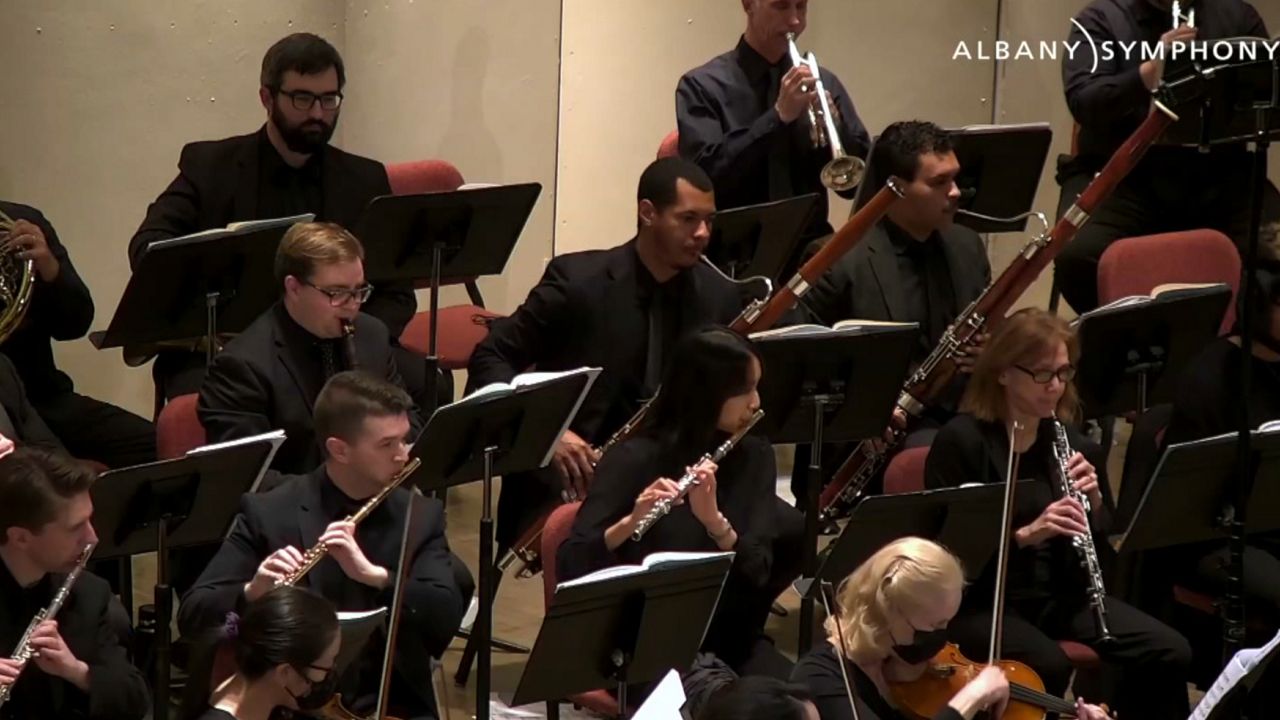 Albany Symphony performs annual holiday concert