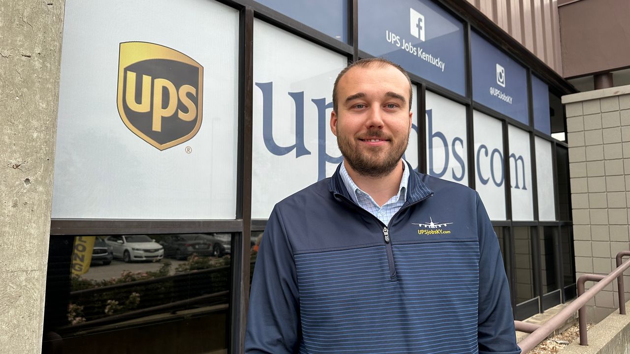 UPS hiring thousands for holiday season