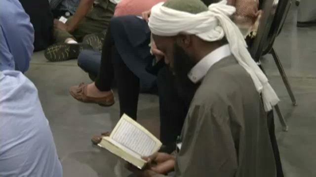 Muslims Gather in Muhammad Ali's Home Town to Pray for The Champ Ahead ...