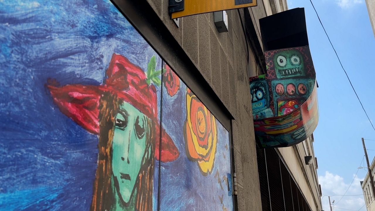 Alley Gallery provides walkable art gallery in Louisville