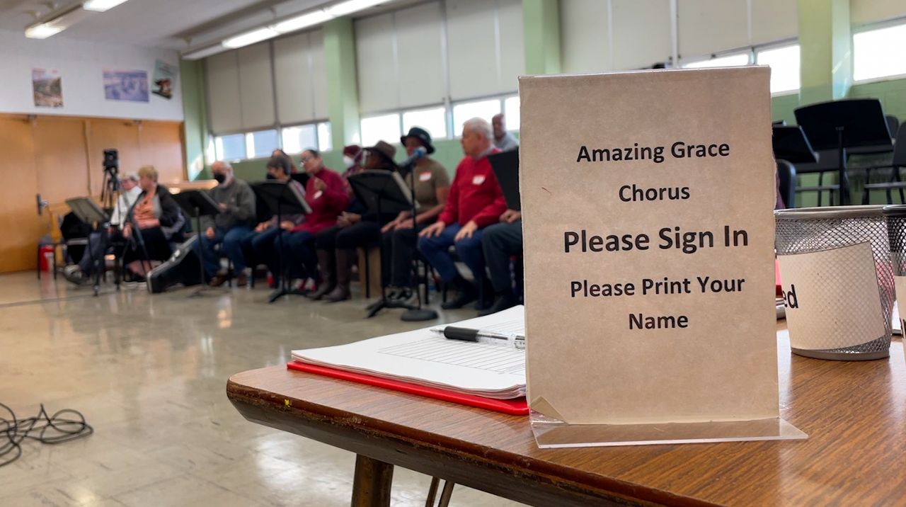 Amazing Grace Chorus helps those with dementia