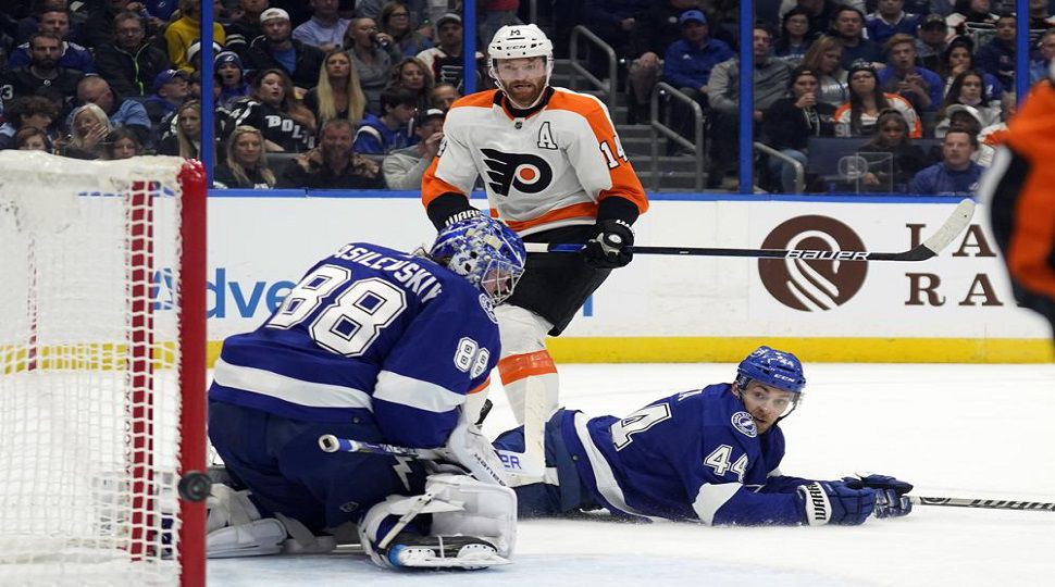 Vasilevskiy makes 34 saves, Lightning beat Flyers 4-0