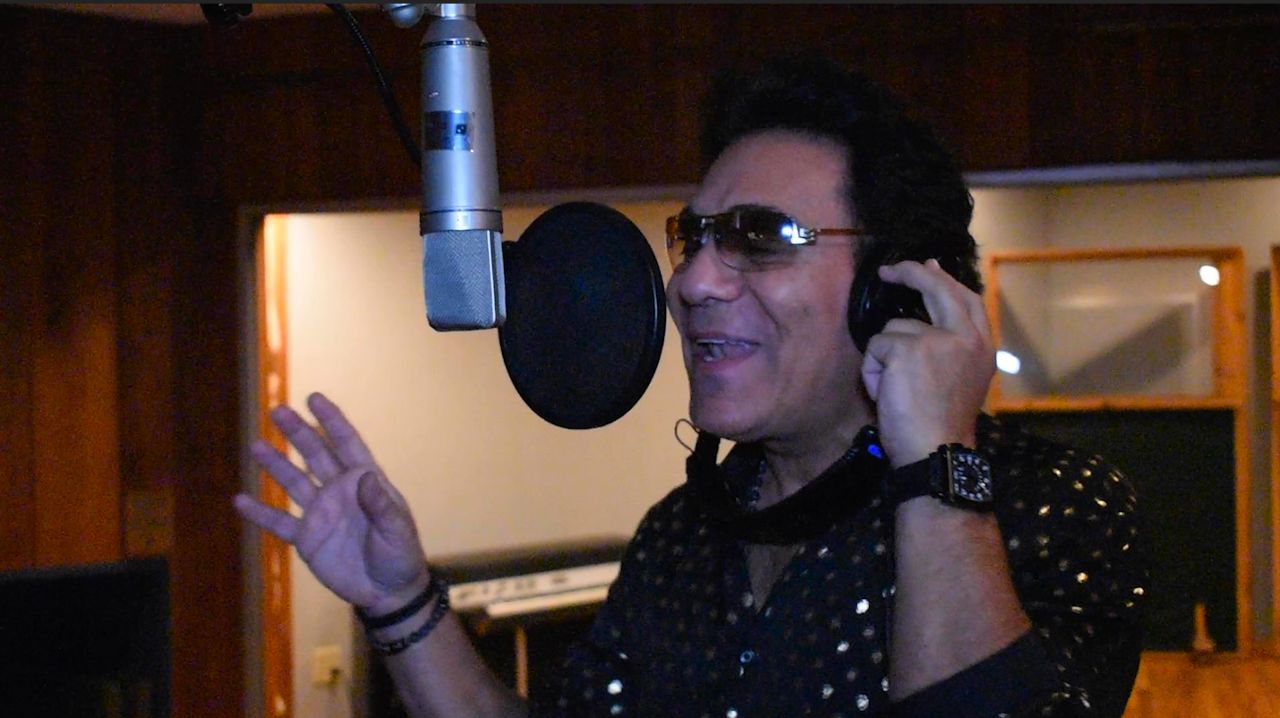 Iranian Armenian Is First to Receive Star on Hollywood Walk of Fame