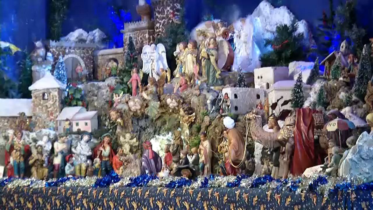 Angotti's Family Restaurant Christmas Display