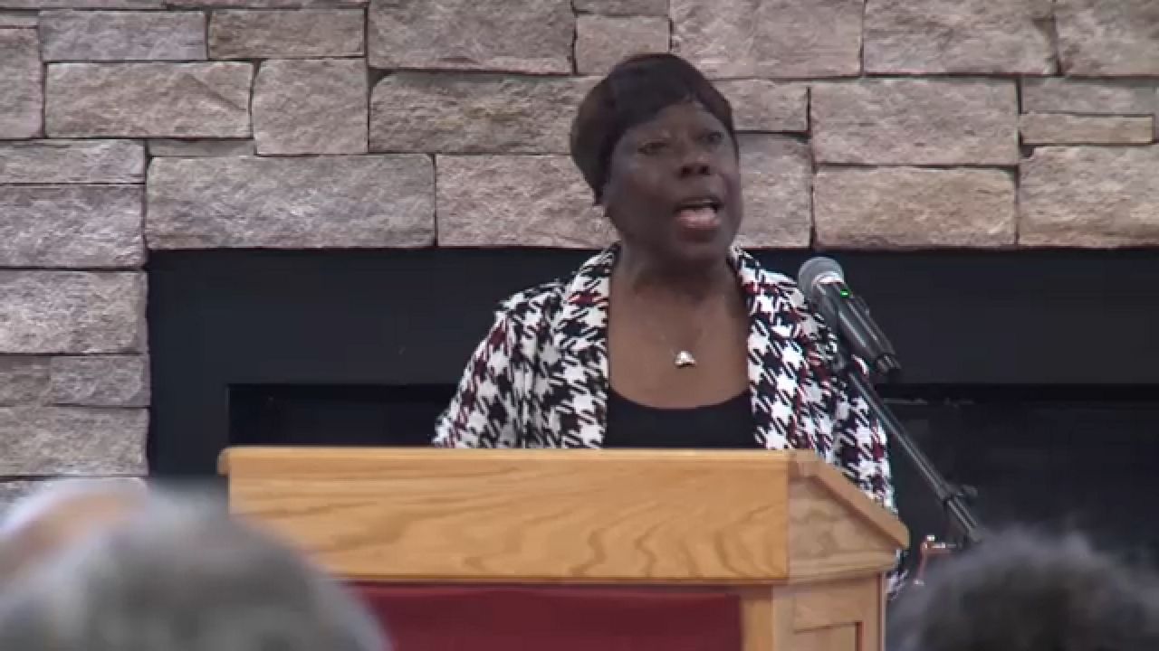 Civil rights icon Bettie Mae Fikes meets with students