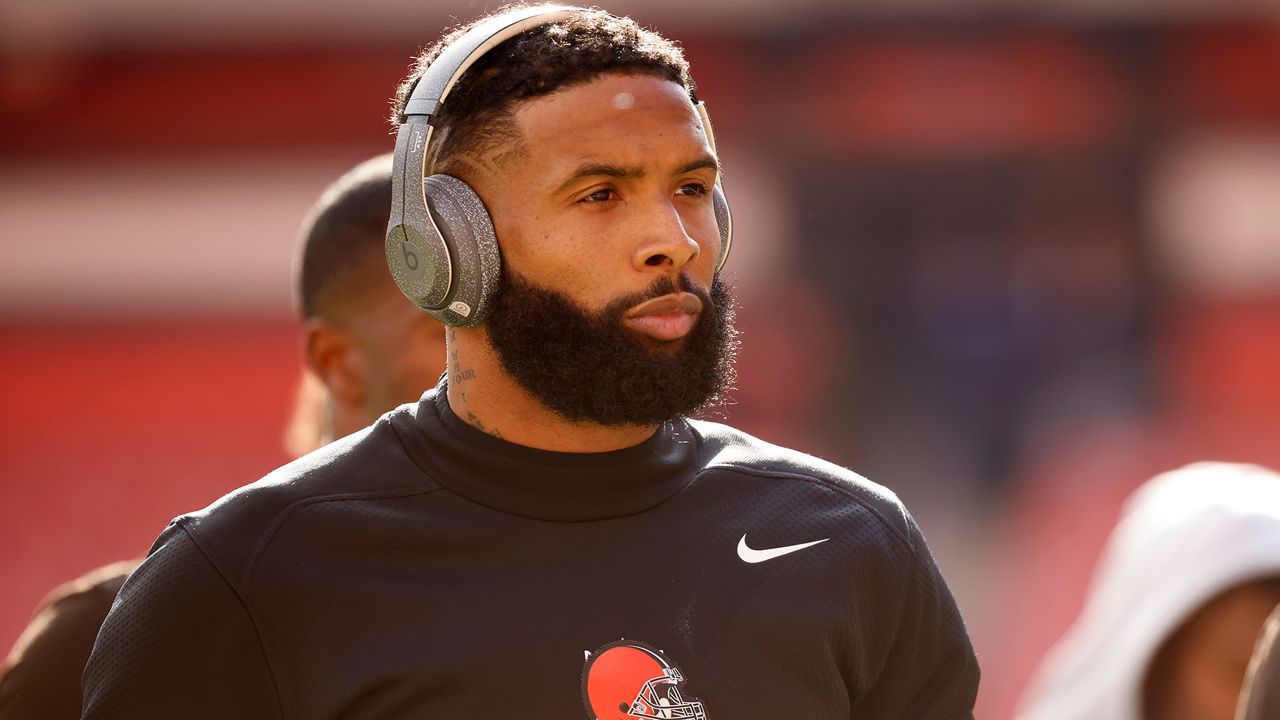 AP source: Browns excuse Beckham for 2nd straight day