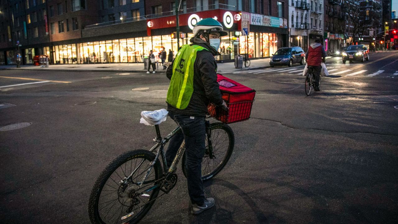 Vacant newsstands to become rest 'hubs' for delivery workers
