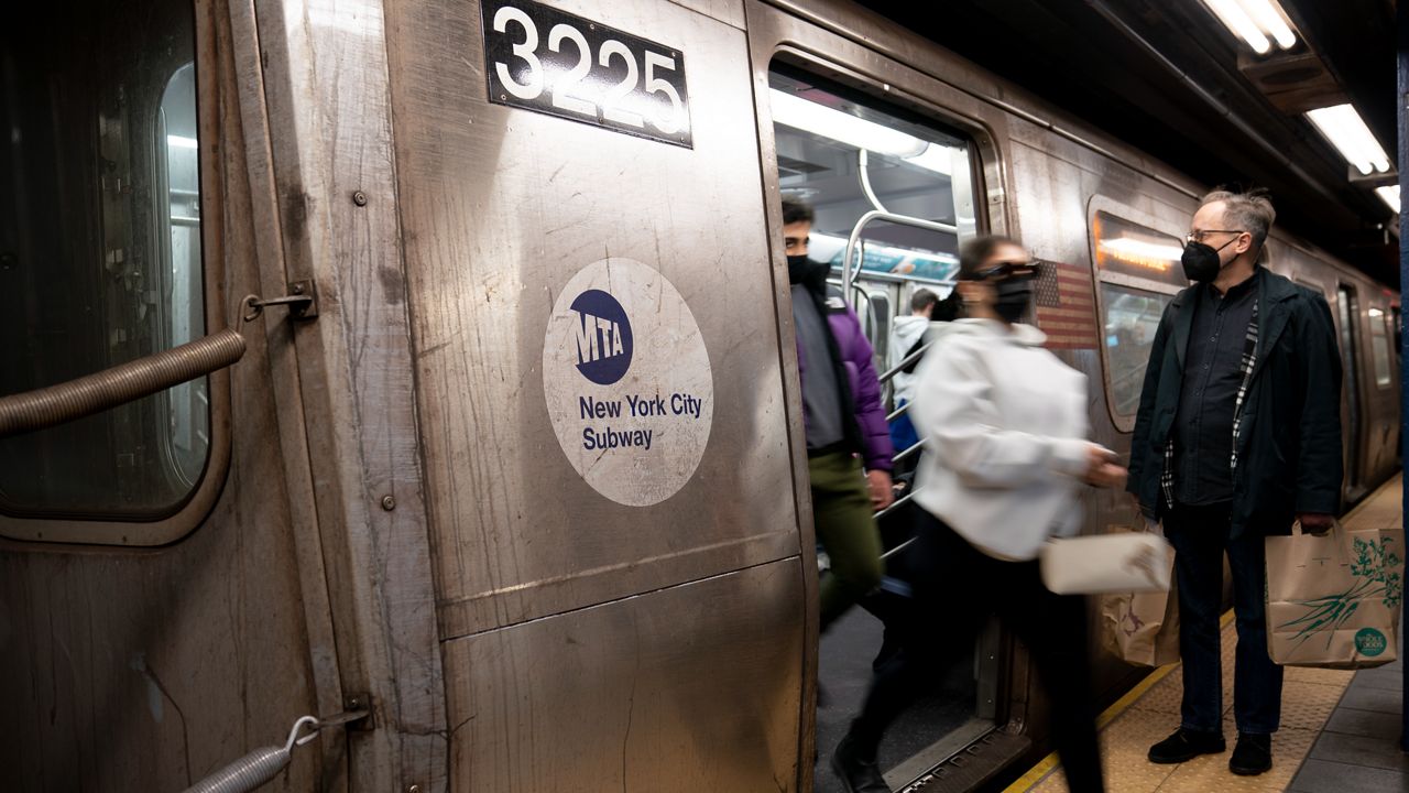 MTA to launch platform barrier pilot program at 3 stations