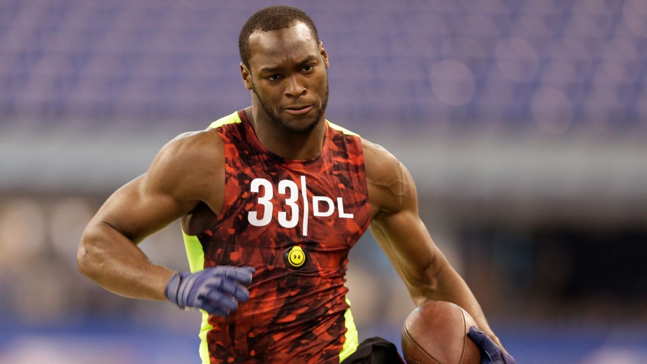 NFL LB Mingo charged with indecency with child in Texas