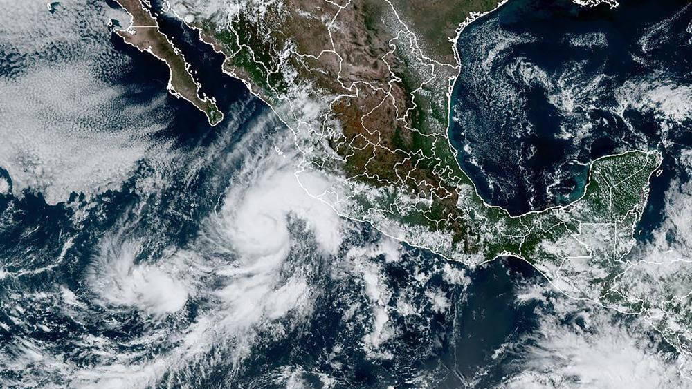Cat. 3 Hurricane Orlene heads for Mexico’s Pacific coast
