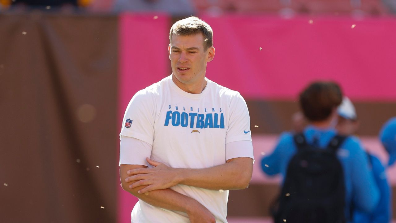 Midges invade stadium ahead of Browns-Chargers game