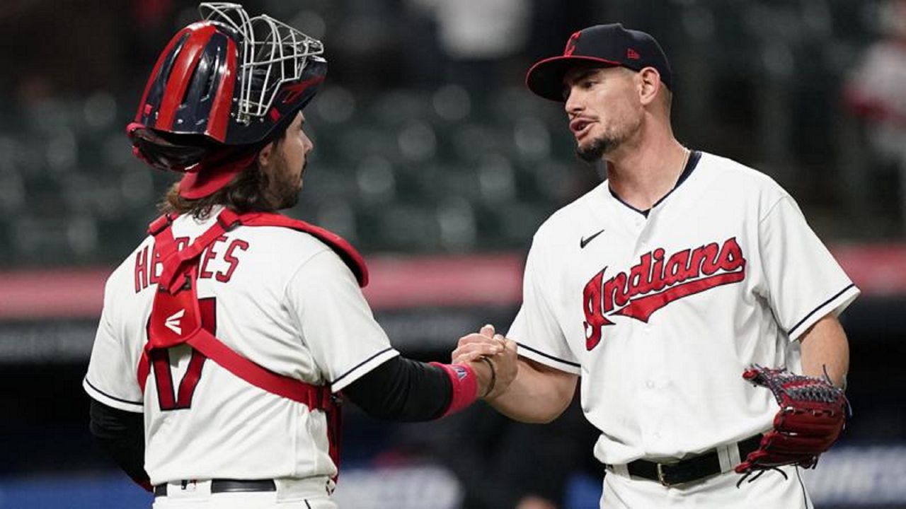 Cleveland Indians considering changing team name