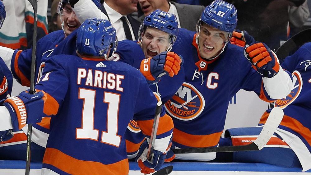 Parise, Greene lead Islanders to first win at new arena