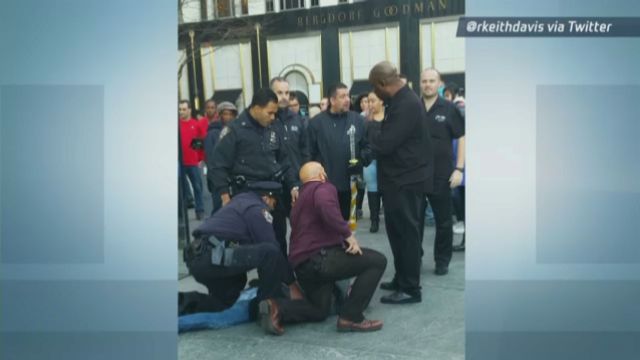 NYPD: Man Wielded Samurai Sword Inside Apple Store in Midtown