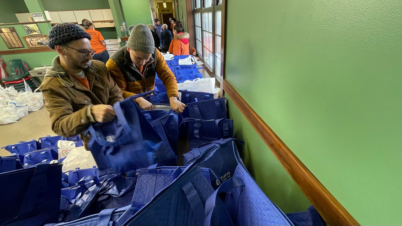 Green Island Neighborhood Center hands out turkeys