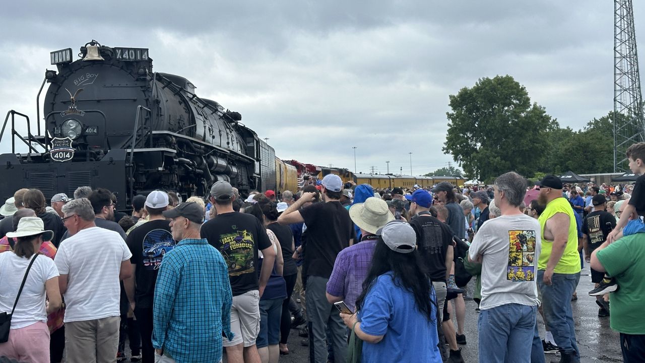 World's largest steam locomotive in Buffalo on Wednesday
