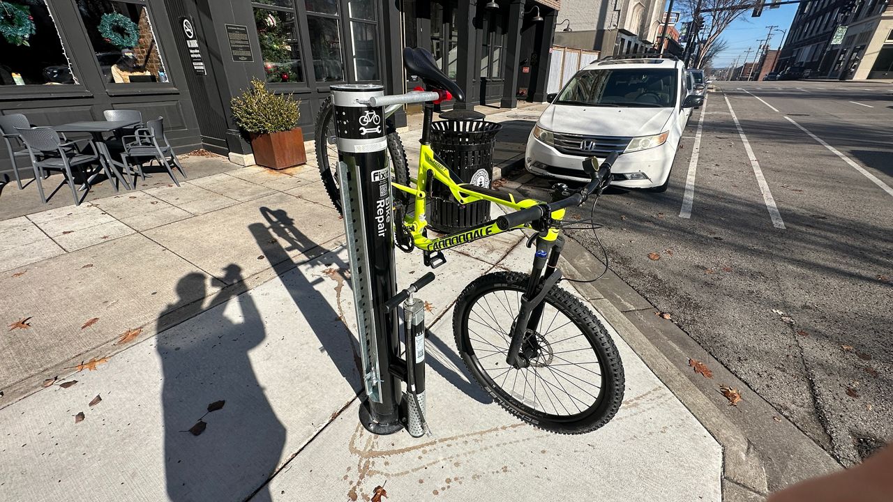 Bowling Green builds bike aid stations throughout downtown