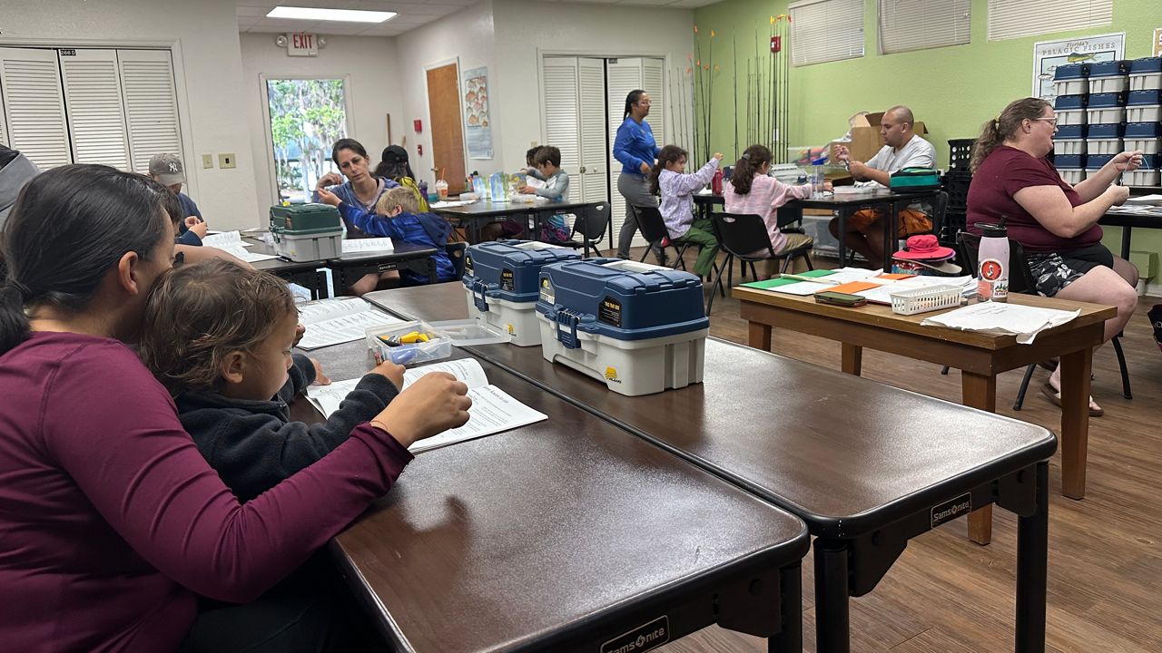 Manatee County offers free Bilingual Fishing Program