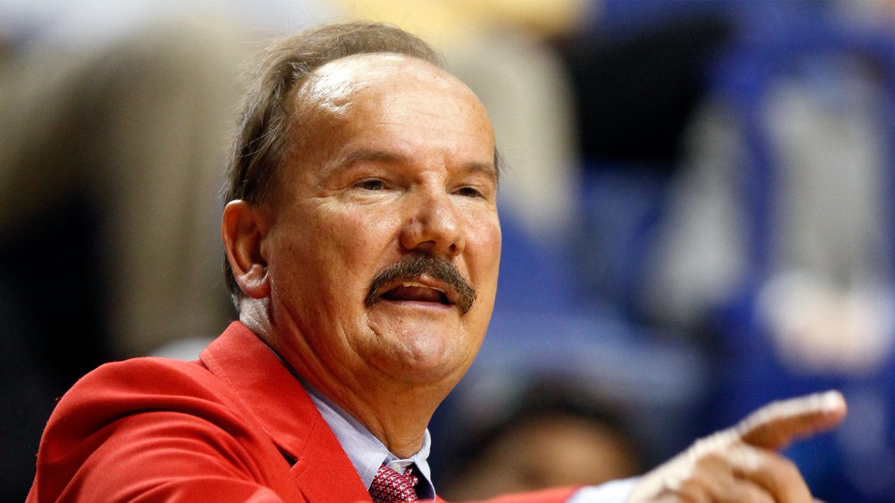 Billy Hicks Classic boys action tips off