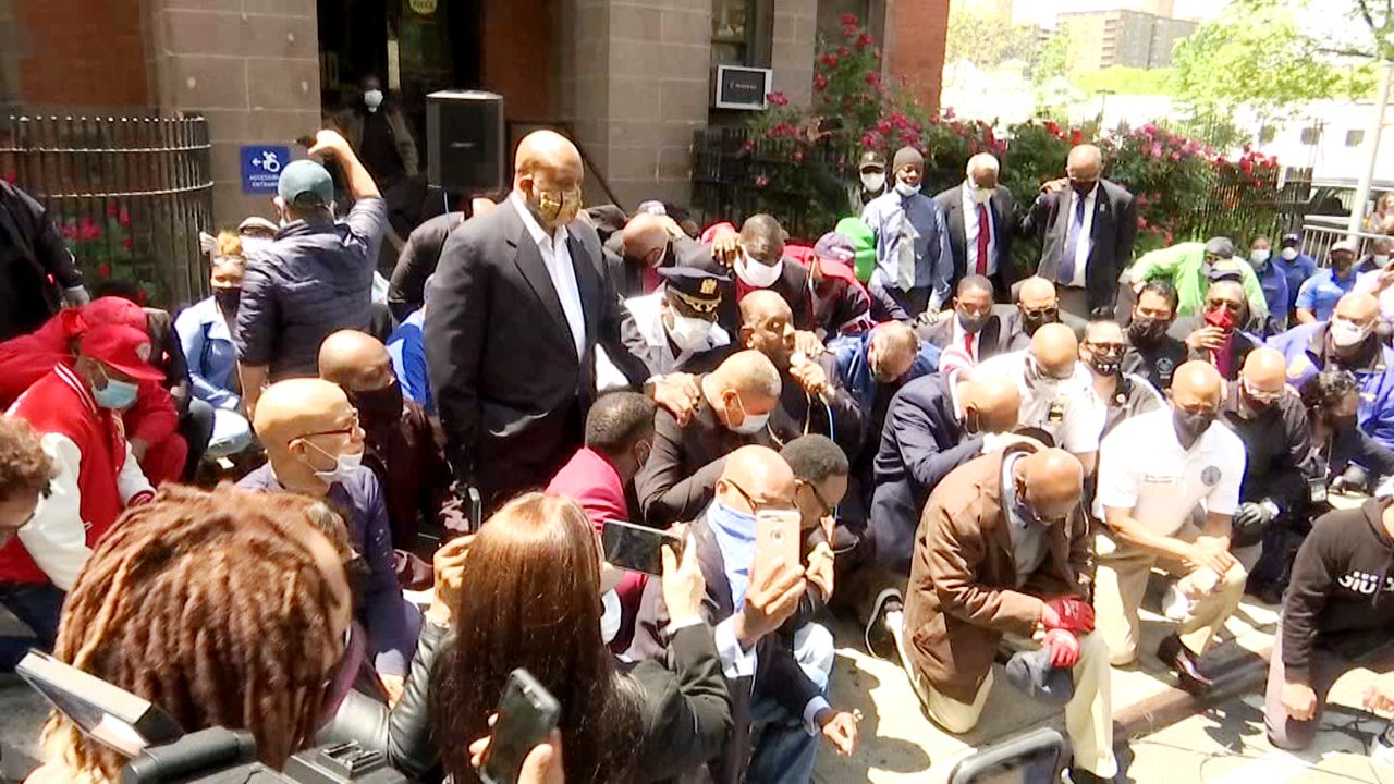 Outside Brooklyn NYPD 88th Precinct a Show of Solidarity