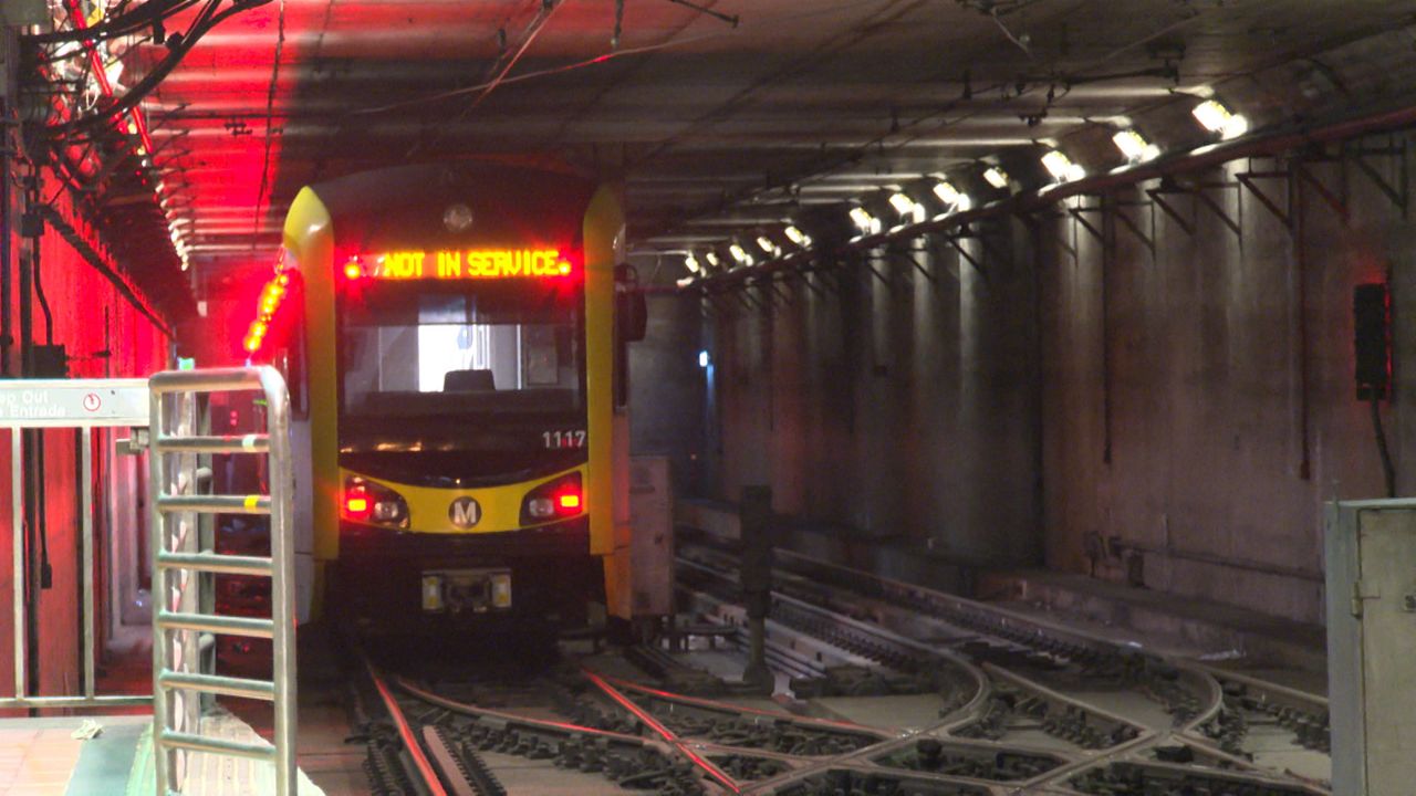 Blue Line Closes from 7th/Metro to Willowbrook for Four Months