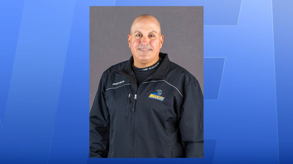 Worcester State hockey's Bob Deraney named Coach of the Year