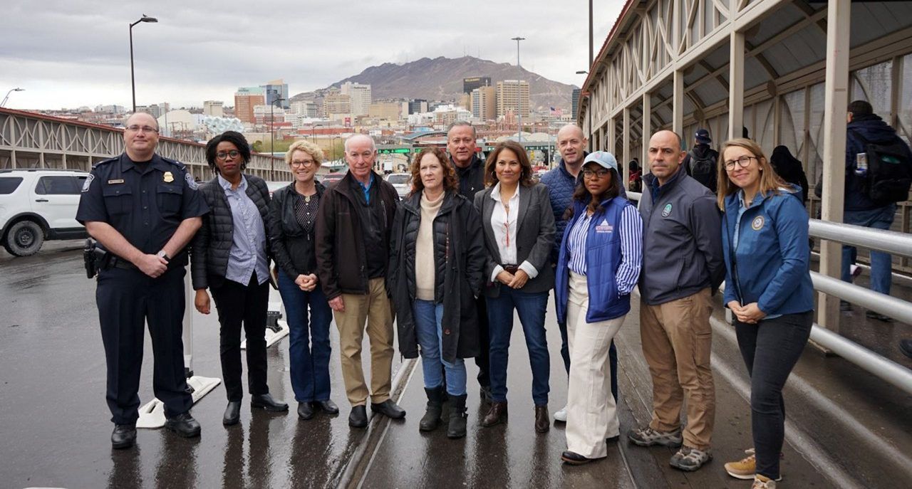 Southern border tour raises Democrats' visibility on issue