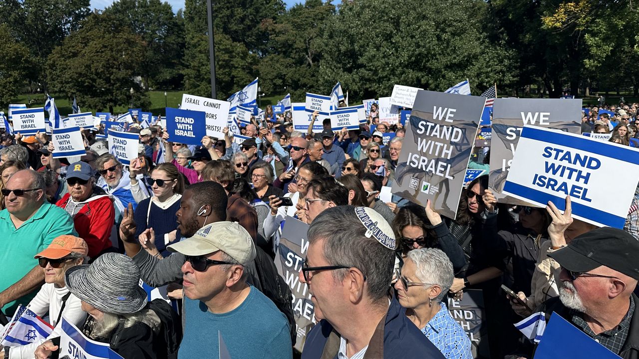 Thousands rally in solidarity with Israel on Boston Common