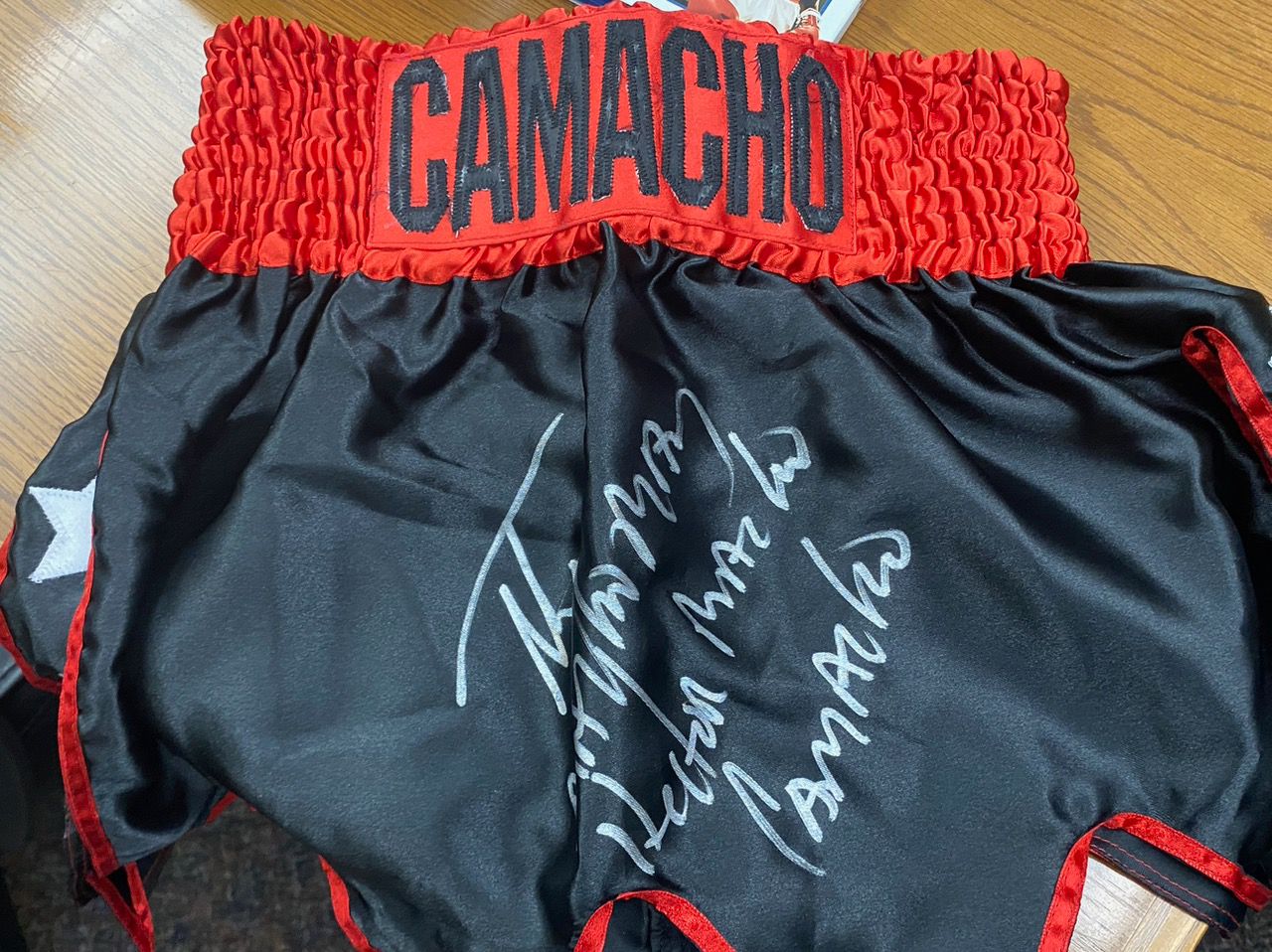 Autographed boxing memorabilia to be auctioned off in Tampa