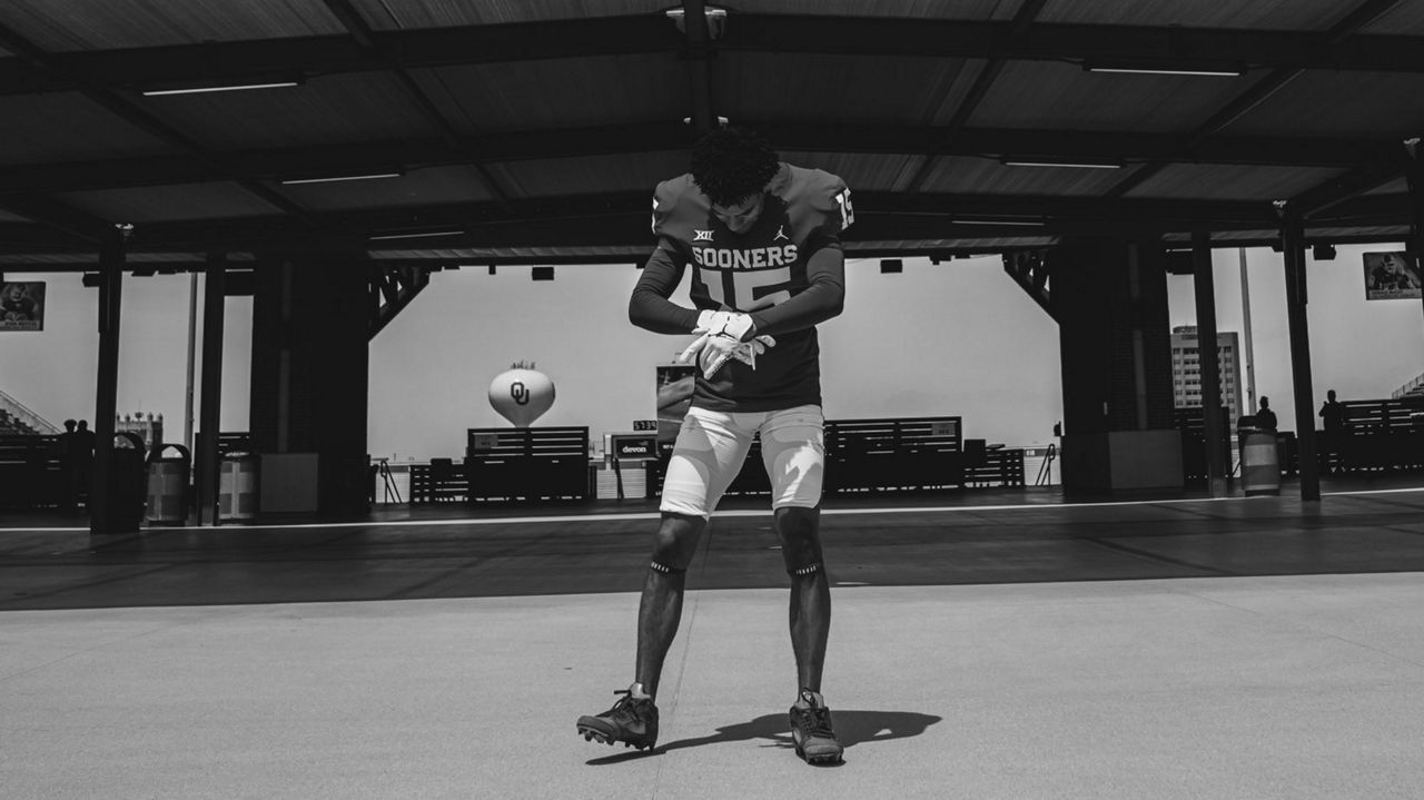 Former Longhorns wide receiver transfers to Oklahoma