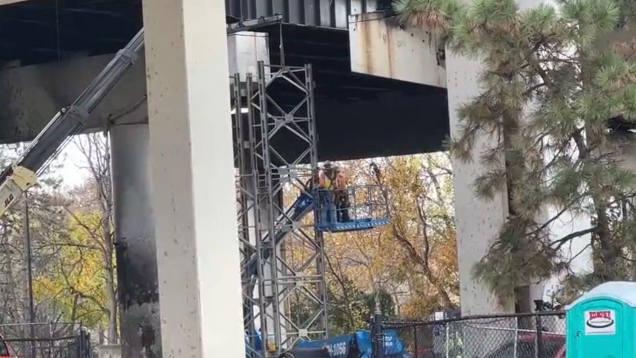 Shoring towers help lock-in safety for bridge repairs