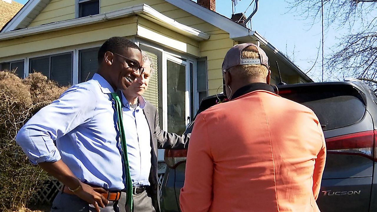 Cleveland mayor, Ohio senator help locals with tax credits