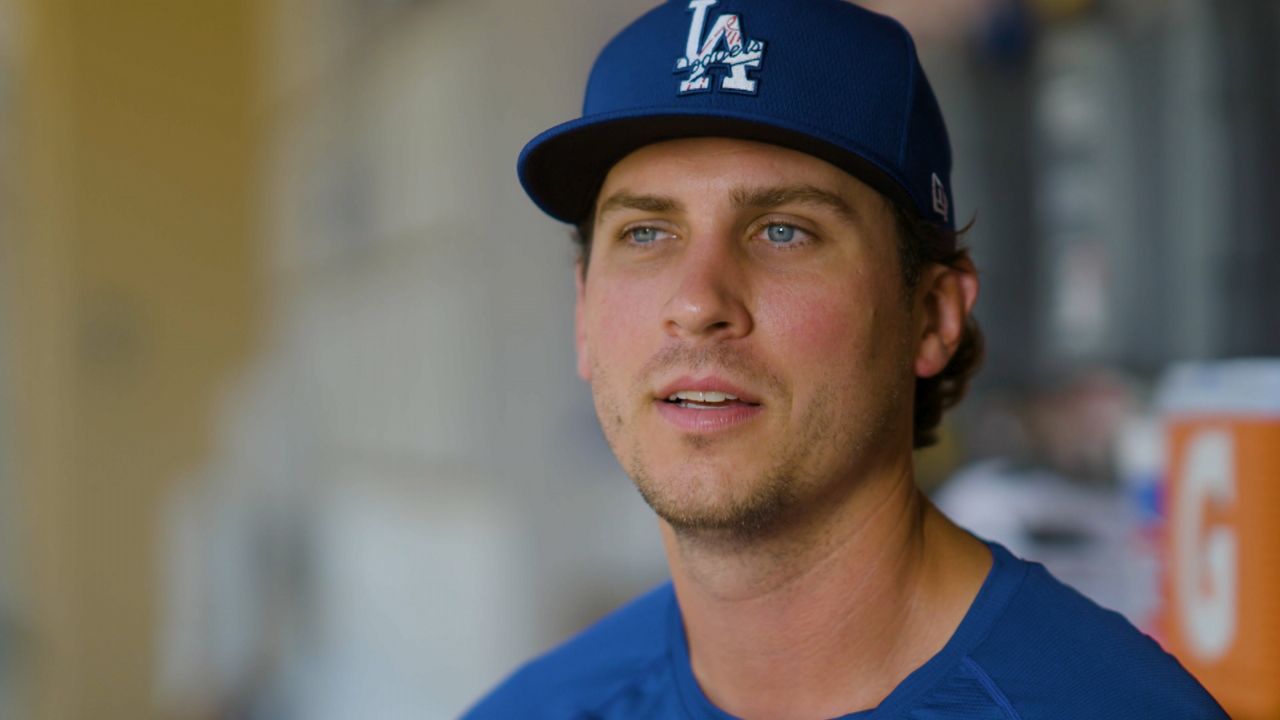 Dodgers infielder Andy Burns returns to MLB