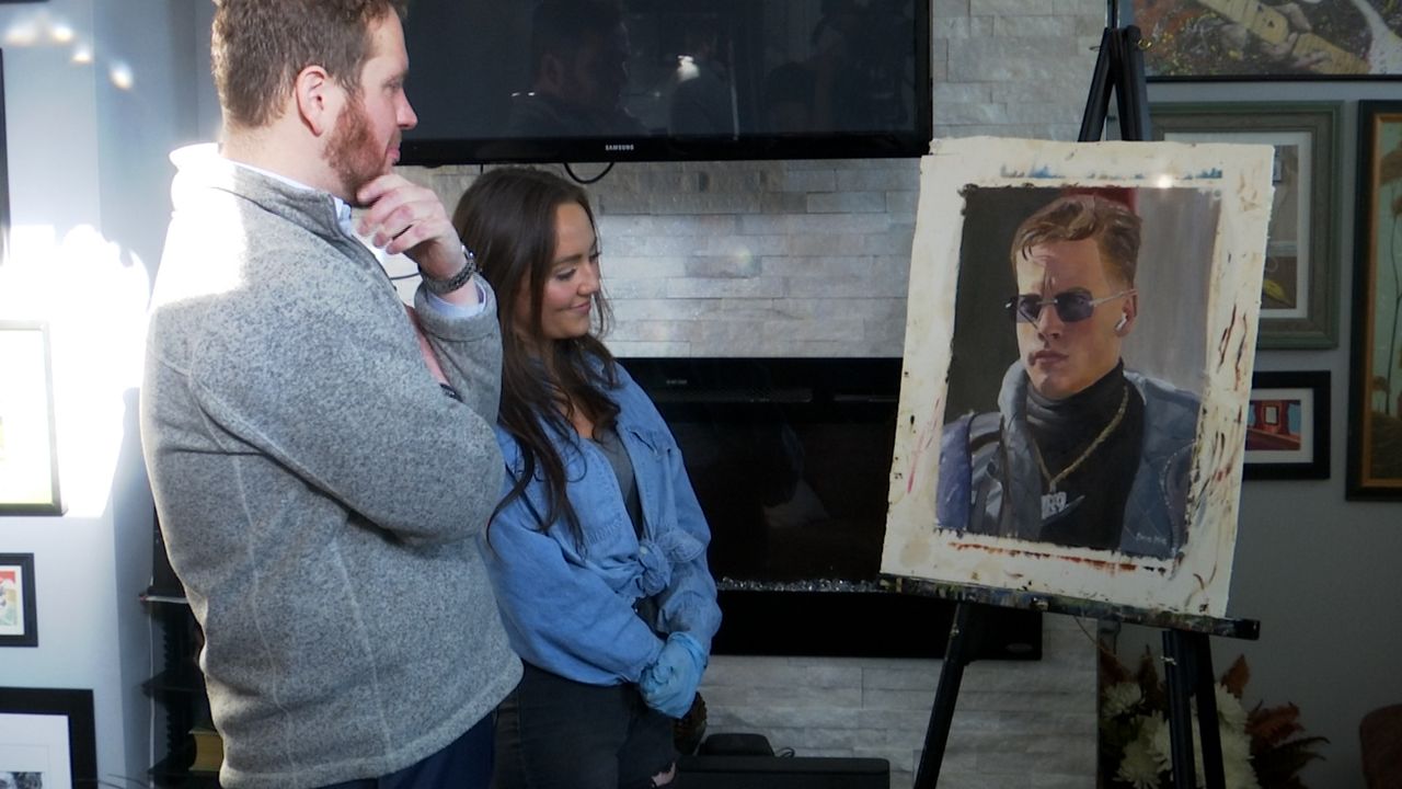 Artist hopes to fight hunger with Joe Burrow portrait