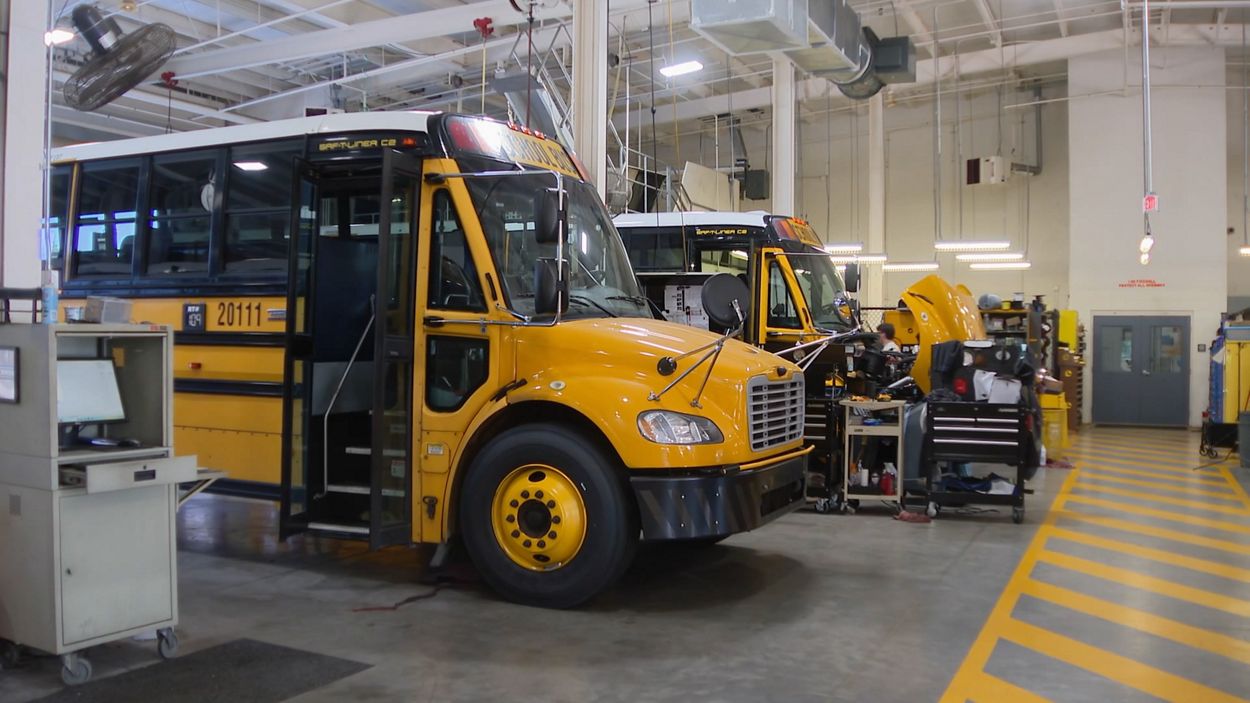 Central Florida school districts recruit new bus drivers