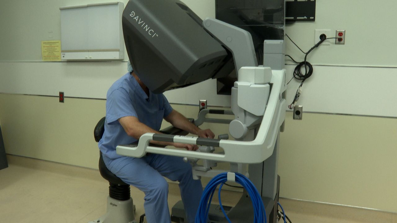 Surgical robot helps cancer advocate turned patient