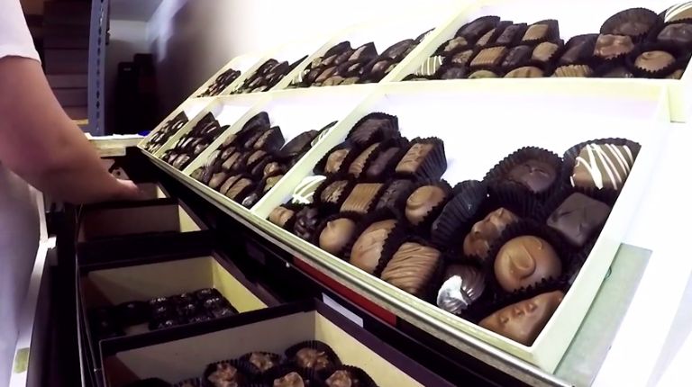 Vande Walle's Serves Up Sweet Treats for the Holiday Season