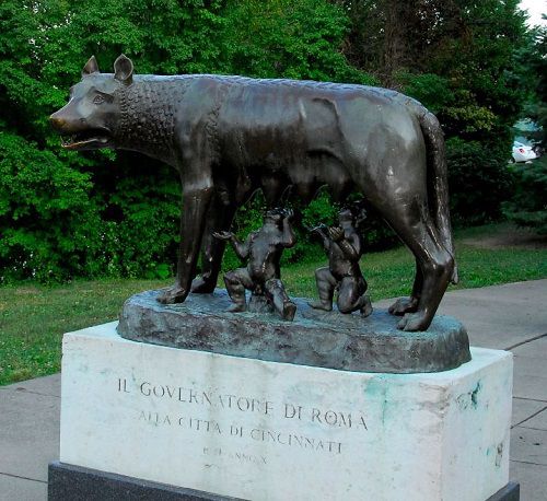 Cincinnati police search for thief of Eden Park wolf statue