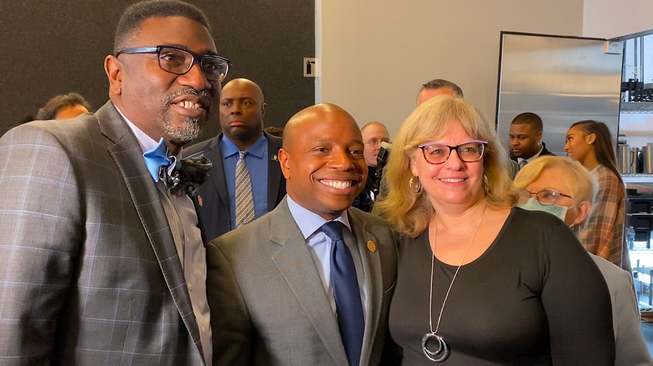 Cavalier Johnson inaugurated as Milwaukee's 45th Mayor