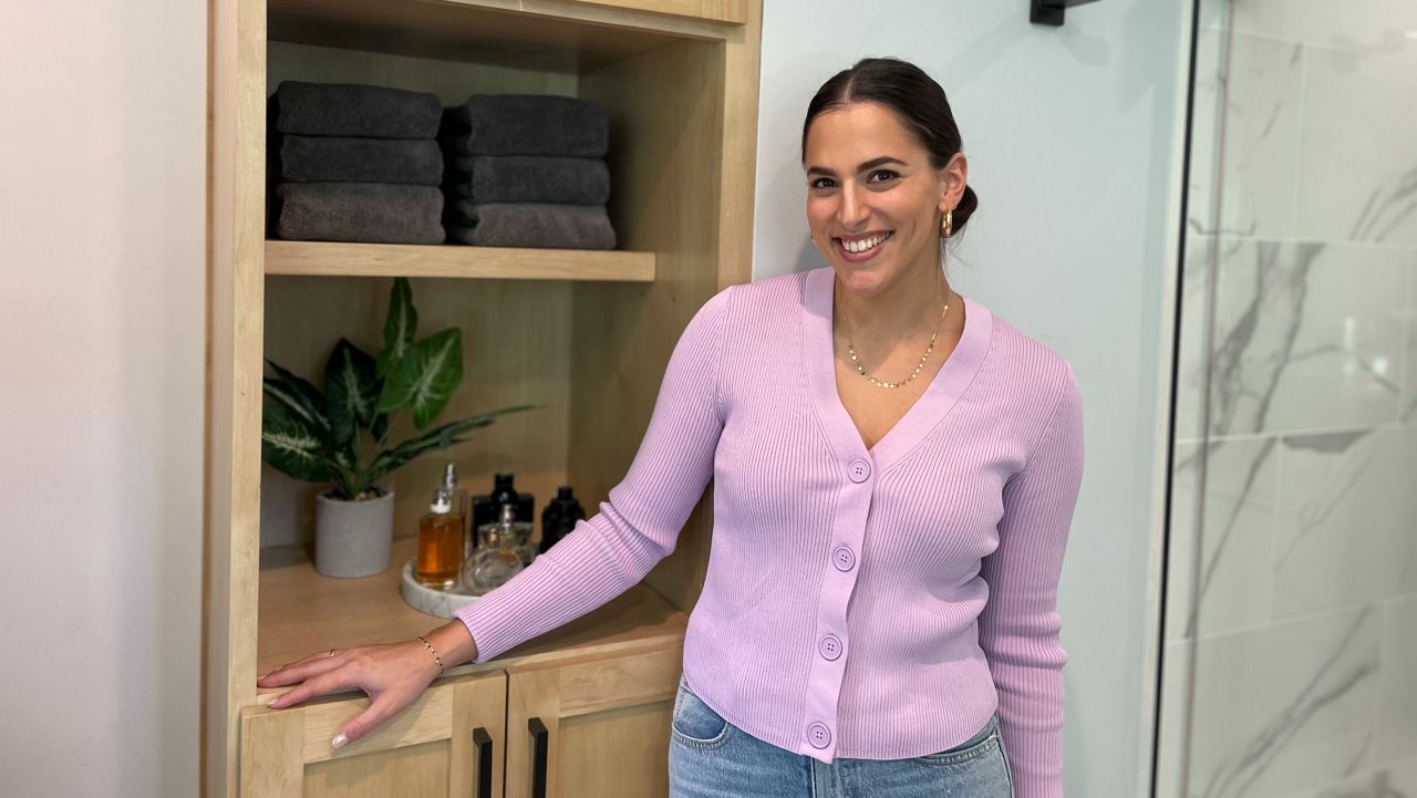 Celebrity organizer shows how tidying can reduce stress